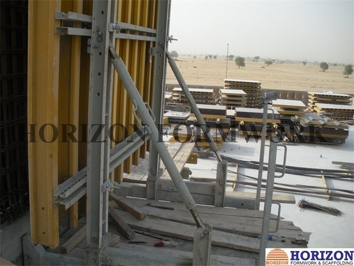 Crane Lifted Jump Form Formwork 70cm Working Platform Width For Core Wall
