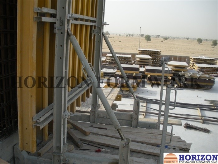 Crane Lifted Jump Form Formwork 70cm Working Platform Width For Core Wall